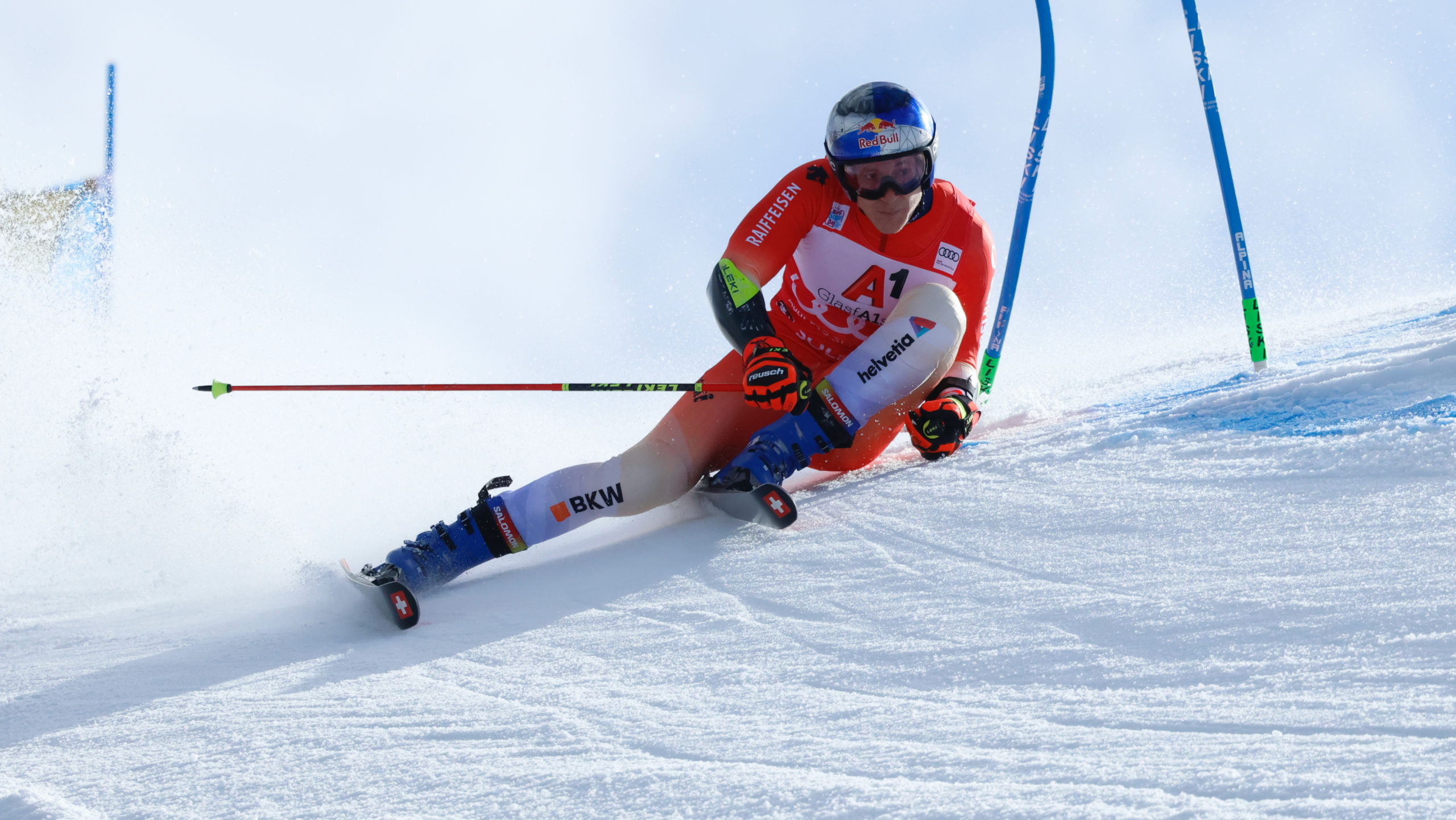 Marco Odermatt montre les crocs, Alexis Monney qualifié